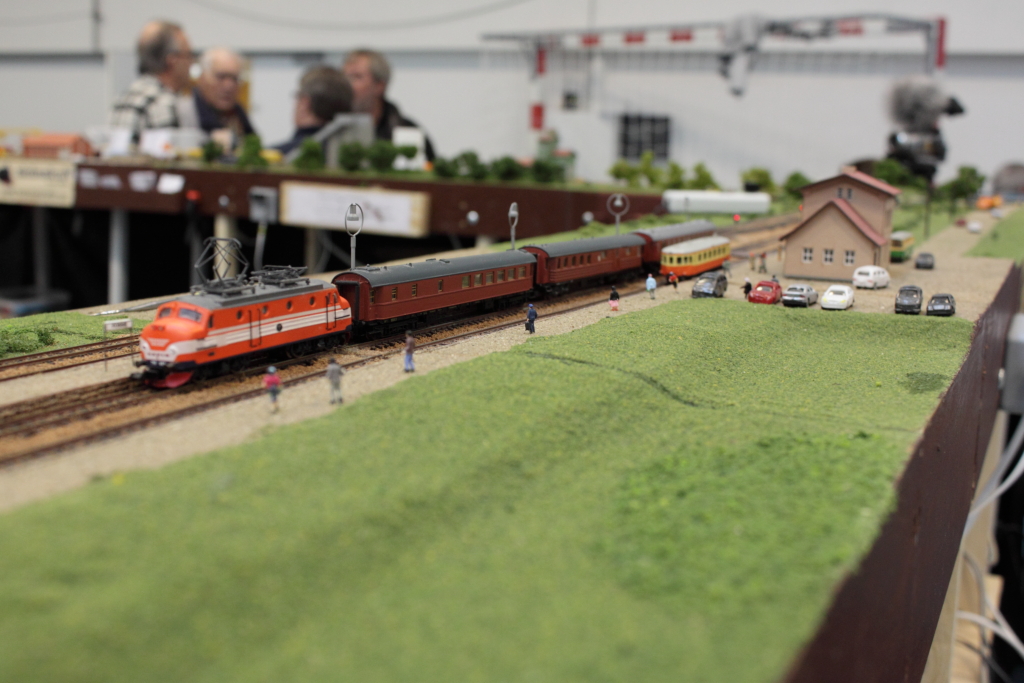 Modelbanens elementer: Togene